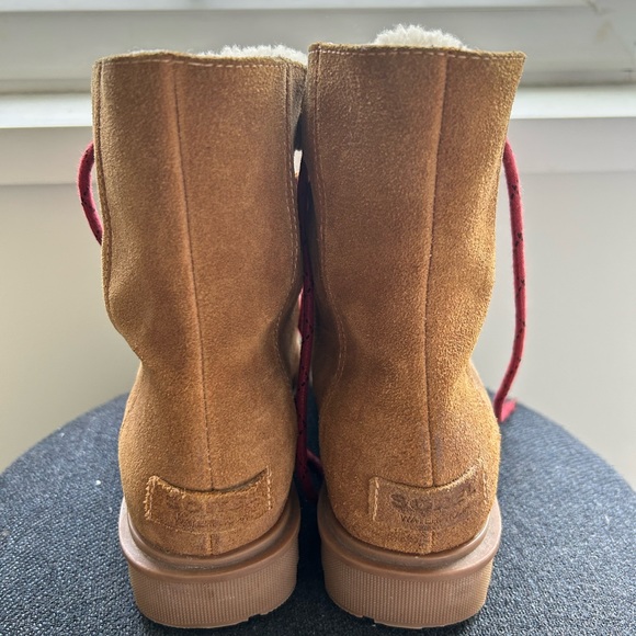 Sorel | Shoes | Sorel Short Lacy Cozy Boots With Red Laces | Poshmark